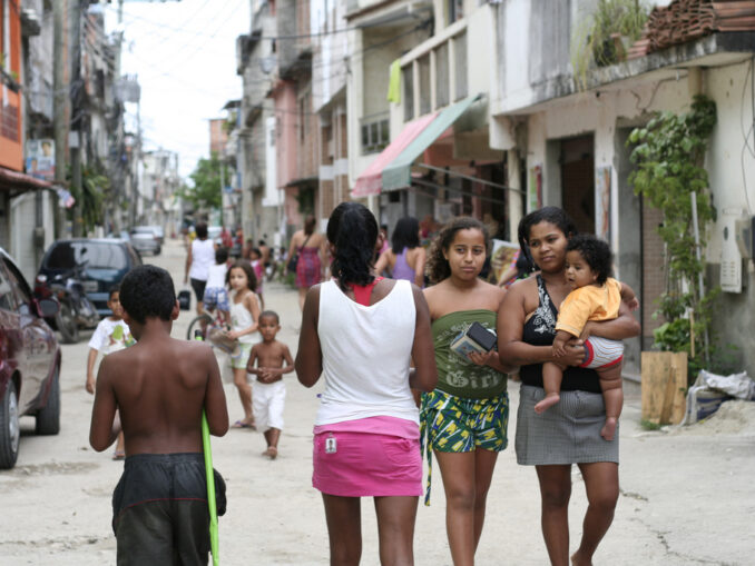 Cidade de Deus–Working with Informalized Mass Housing in Brazil by Marc ...